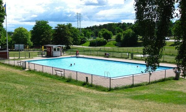 Your ultimate guide to outdoor swimming pools in Stockholm